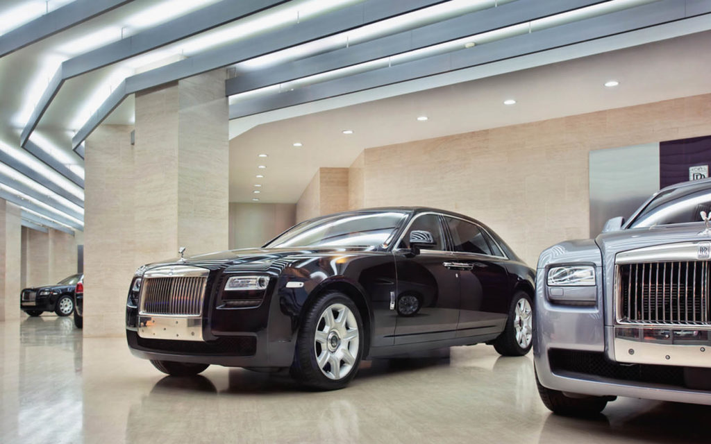 Best Luxury Car Rentals in Abu Dhabi: Handy List - WoWDeals Blog